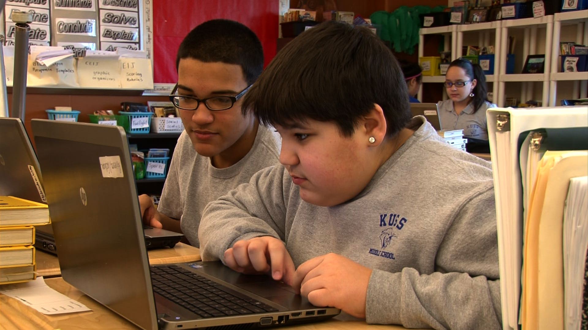 Longer school days take hold in Massachusetts - CBS News