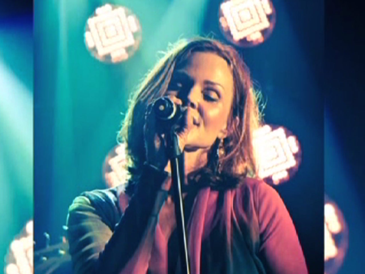 The Go-Go's Belinda Carlisle returns with some "Sun" - CBS News
