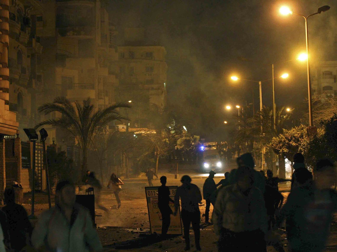Egyptian mob lynches two alleged thieves - CBS News