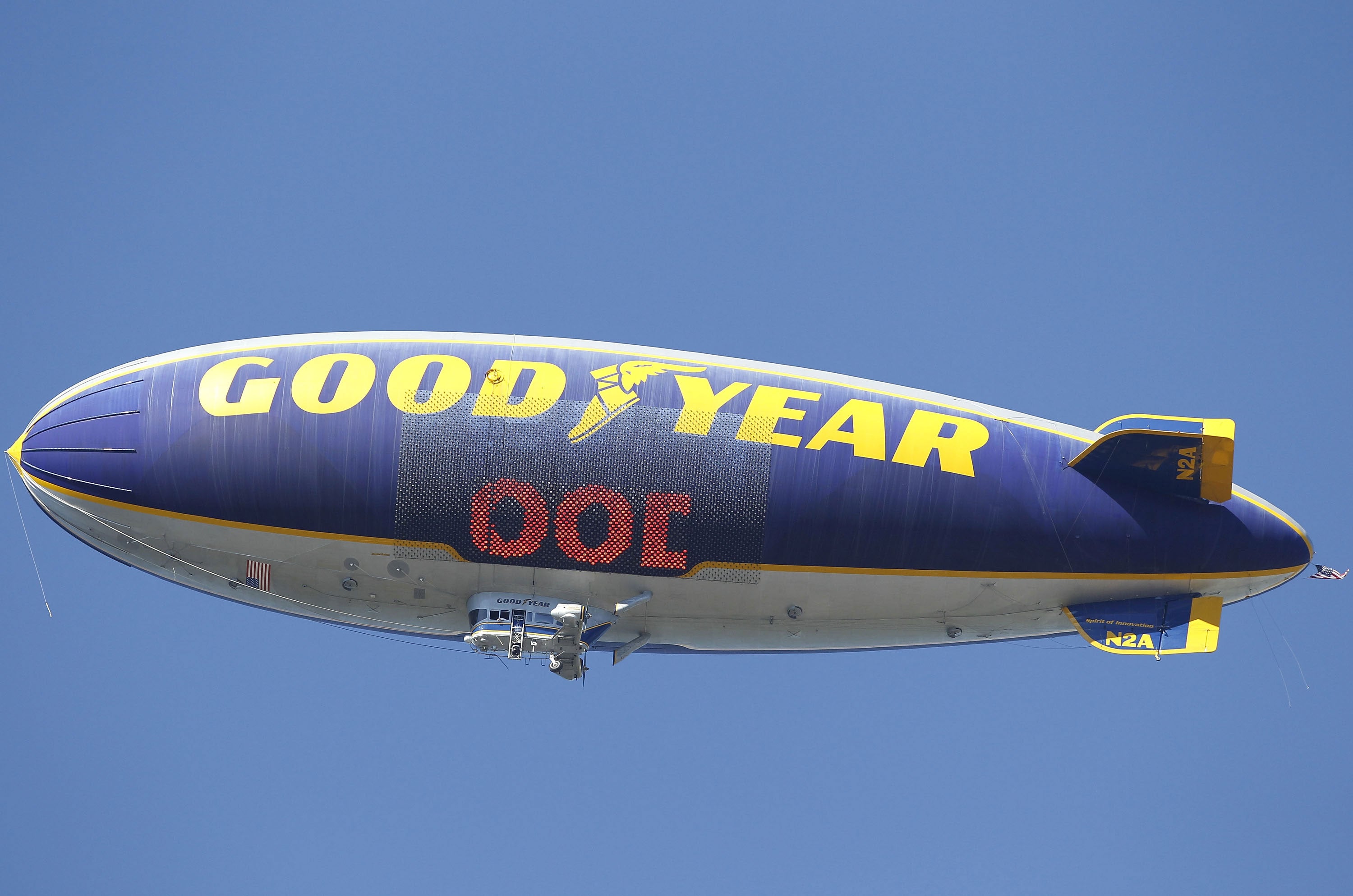 Goodyear to build new blimp fleet - CBS News