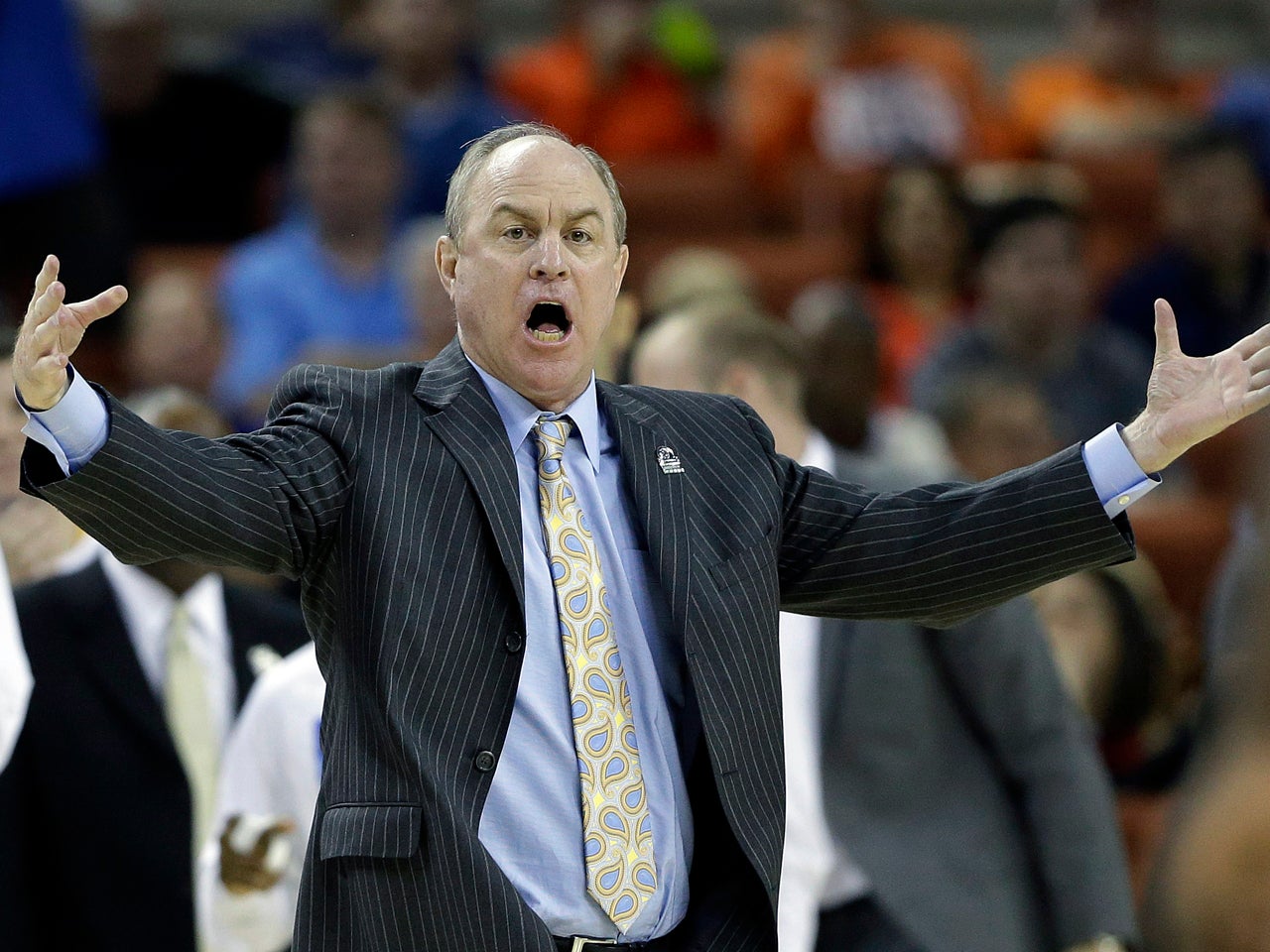 UCLA cans head basketball coach Ben Howland - CBS News