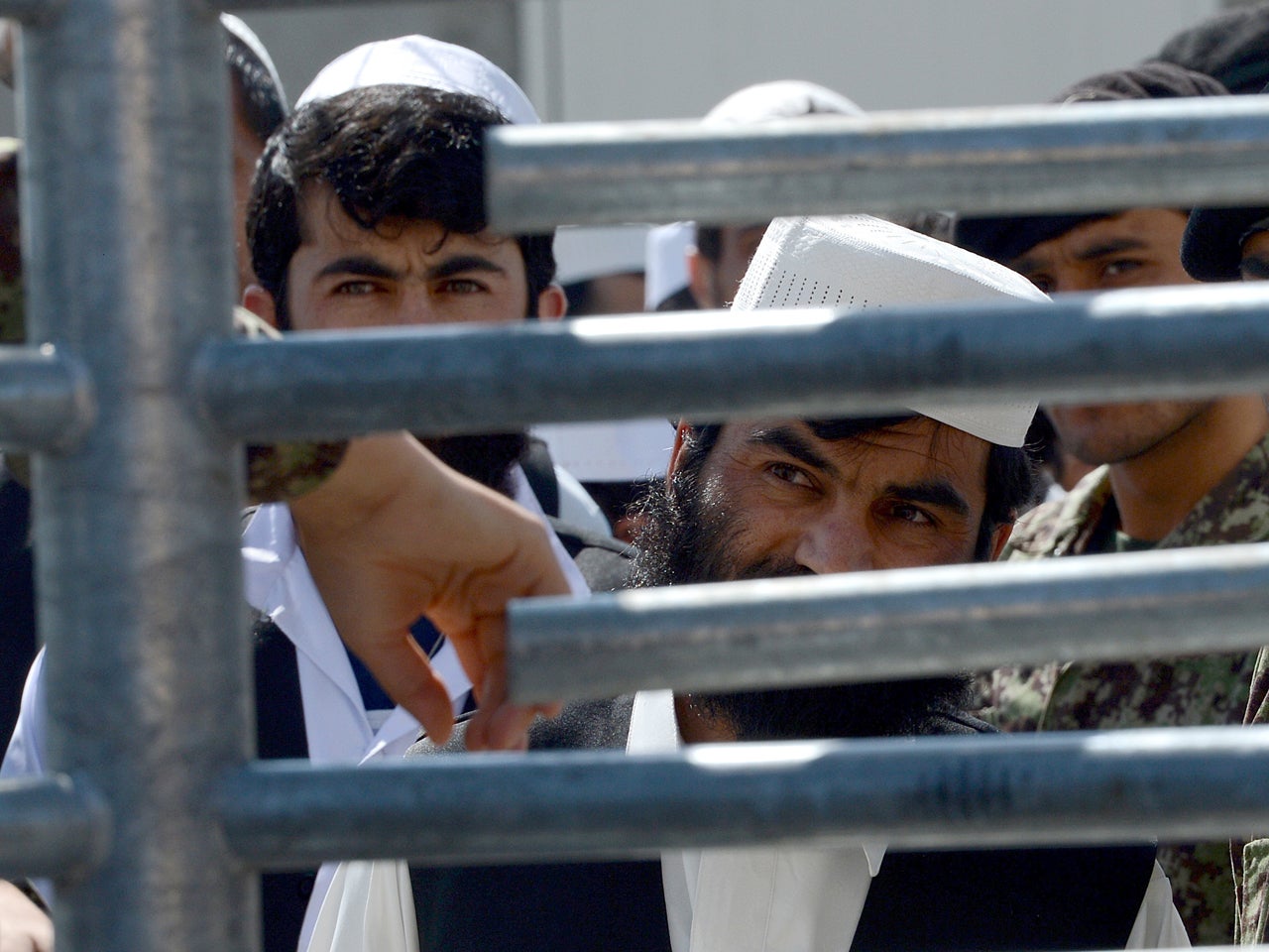 U.S. cedes control of its last Afghan prison - CBS News