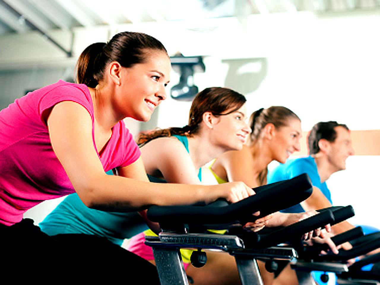 Group weight loss challenges for money may be most effective - CBS News