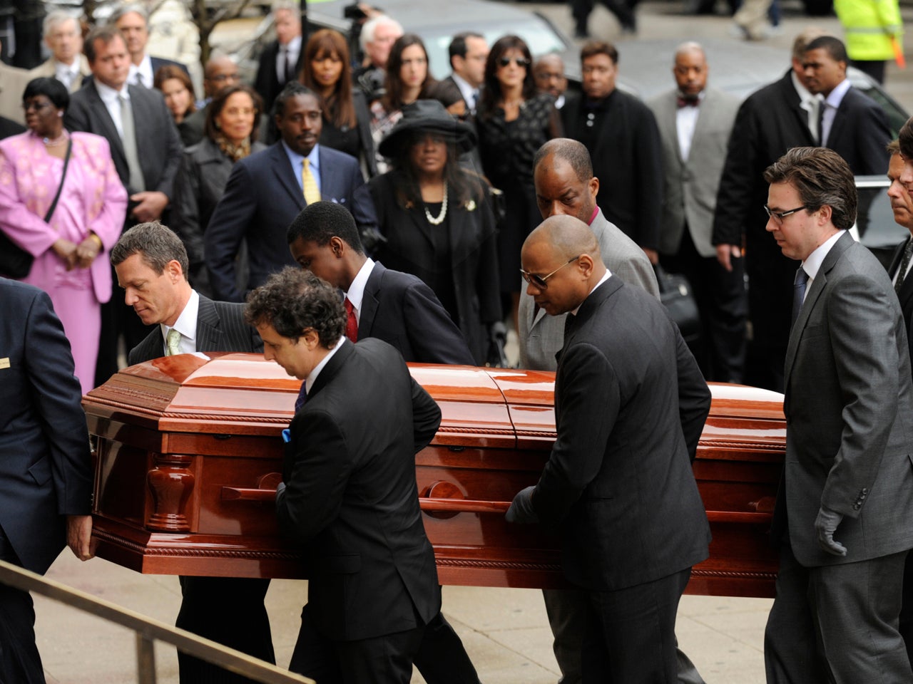 Mourners remember famed film critic Roger Ebert at Chicago funeral ...