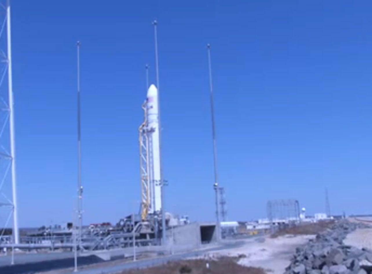 Watch: Commercial rocket gets ready for launch - CBS News