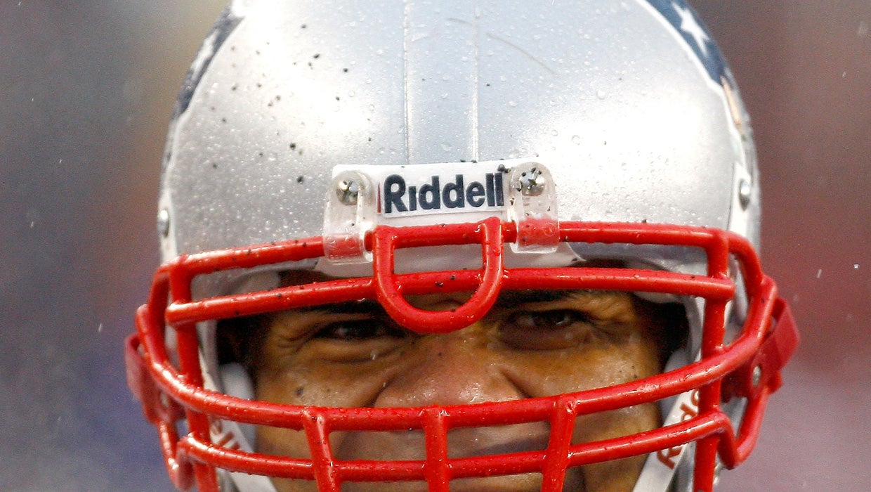 Colo. court finds Riddell negligent in helmet suit - CBS News