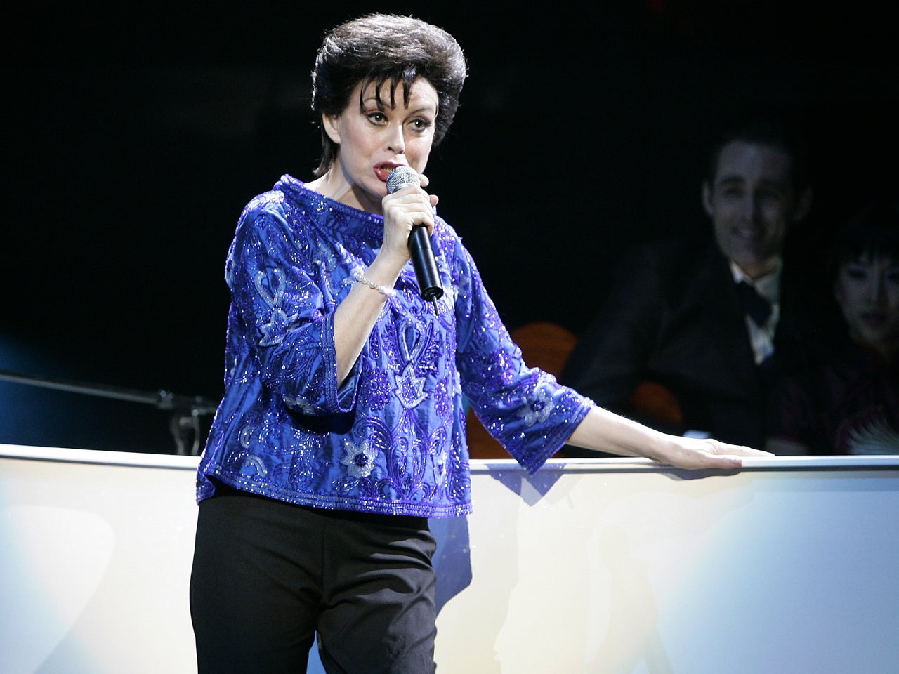 "I Touch Myself" singer Chrissy Amphlett dead at 53 - CBS News