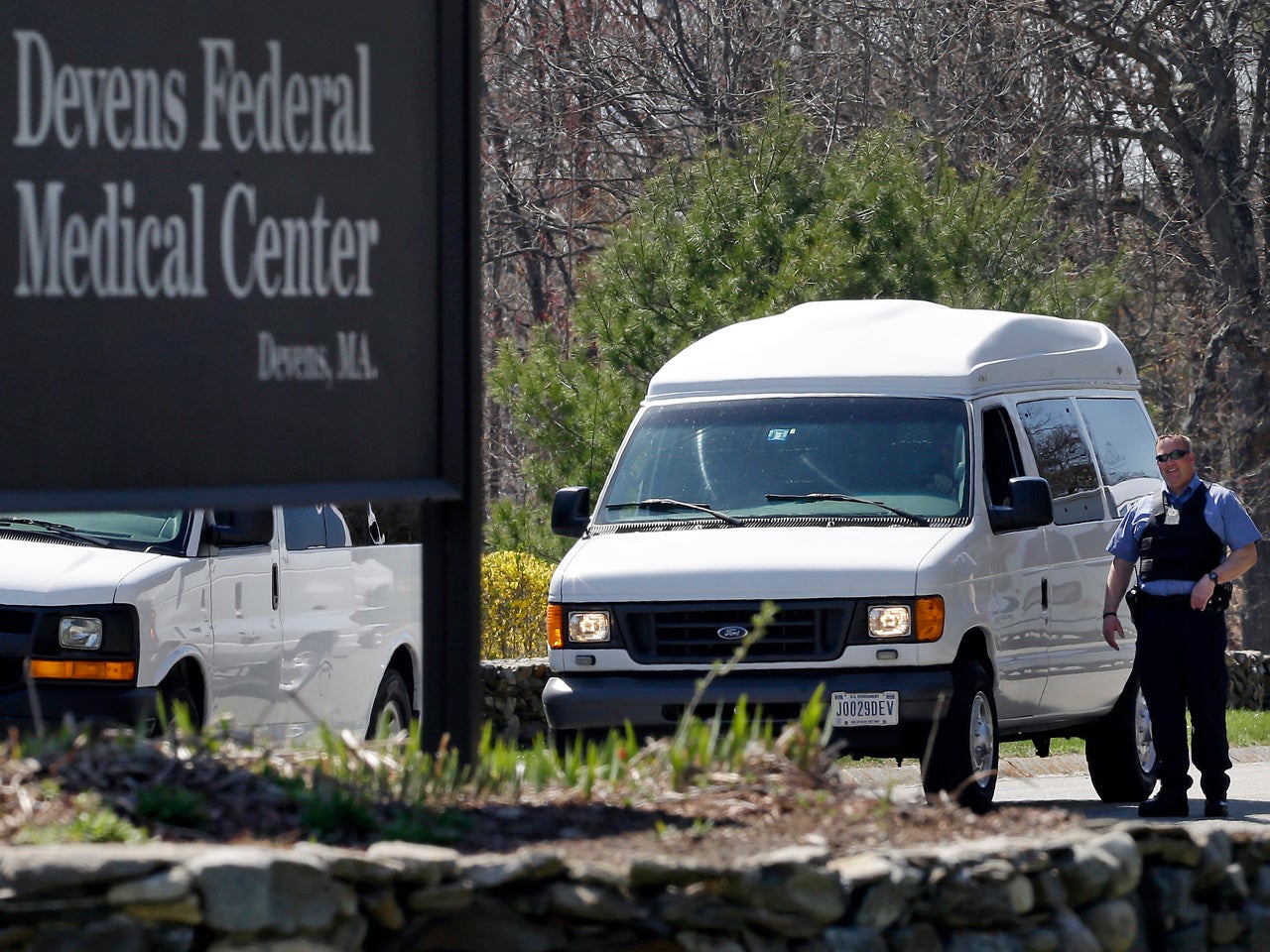 Boston bomb suspect in small cell with steel door - CBS News