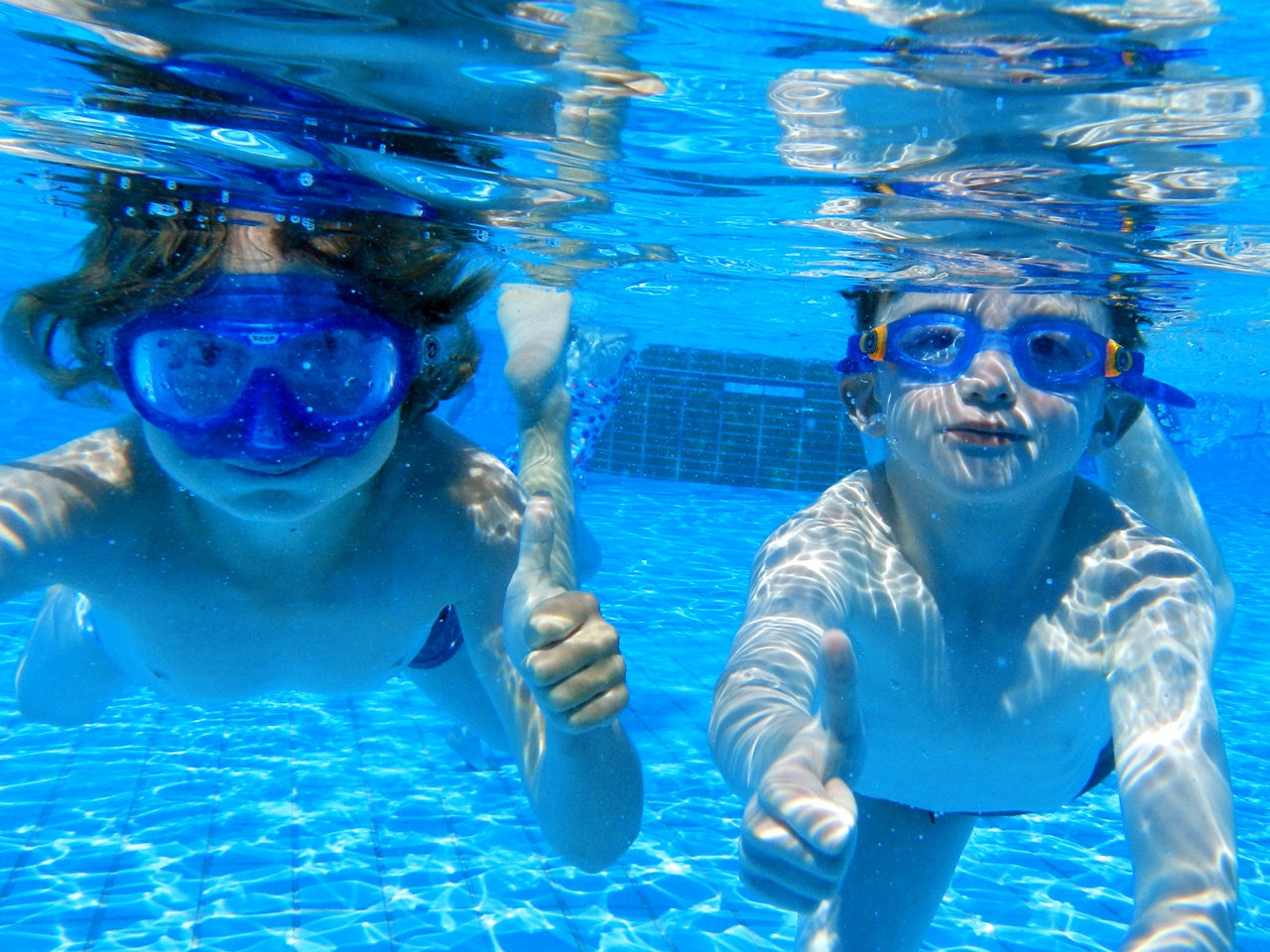 How young is too young for children to learn to swim? - CBS News