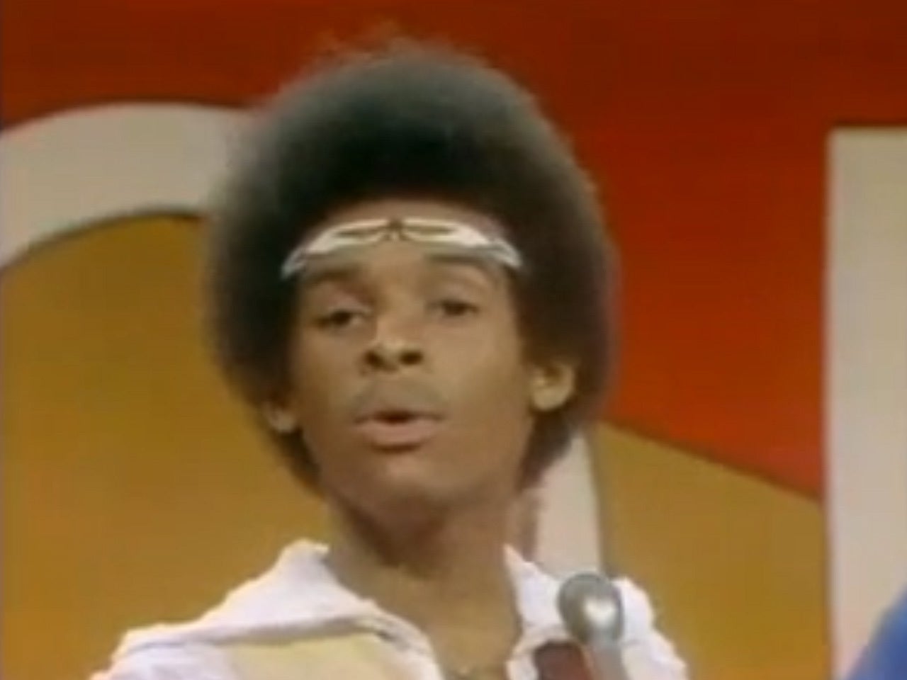 "O-o-h Child" singer Clarence Burke Jr. dies - CBS News