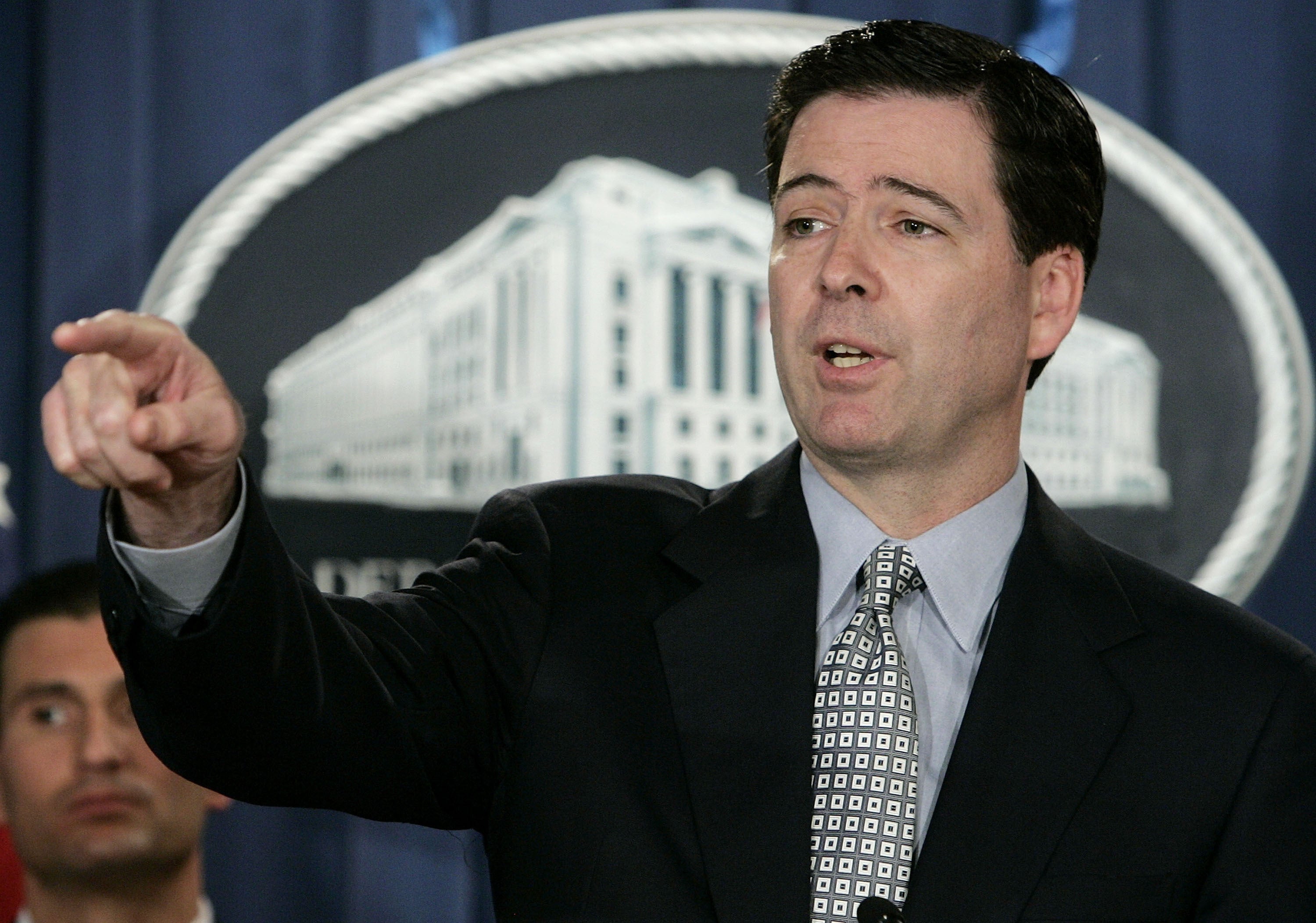 Obama to name former Bush official as FBI director - CBS News