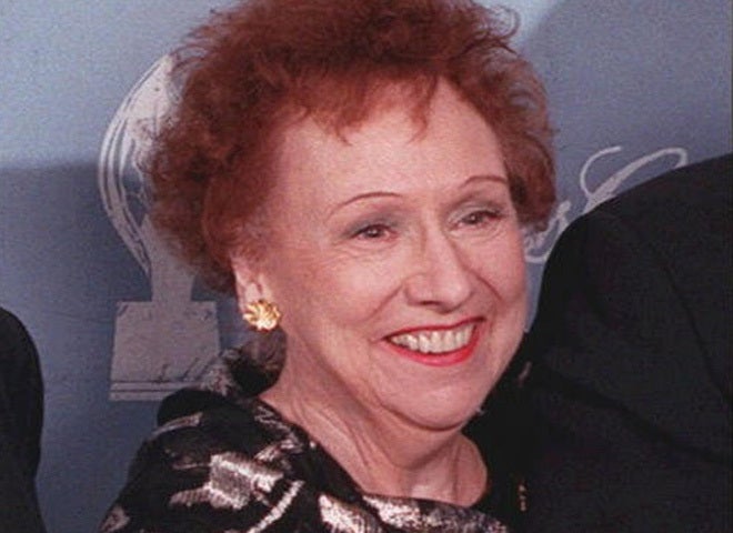 Broadway to dim lights in memory of Jean Stapleton - CBS News