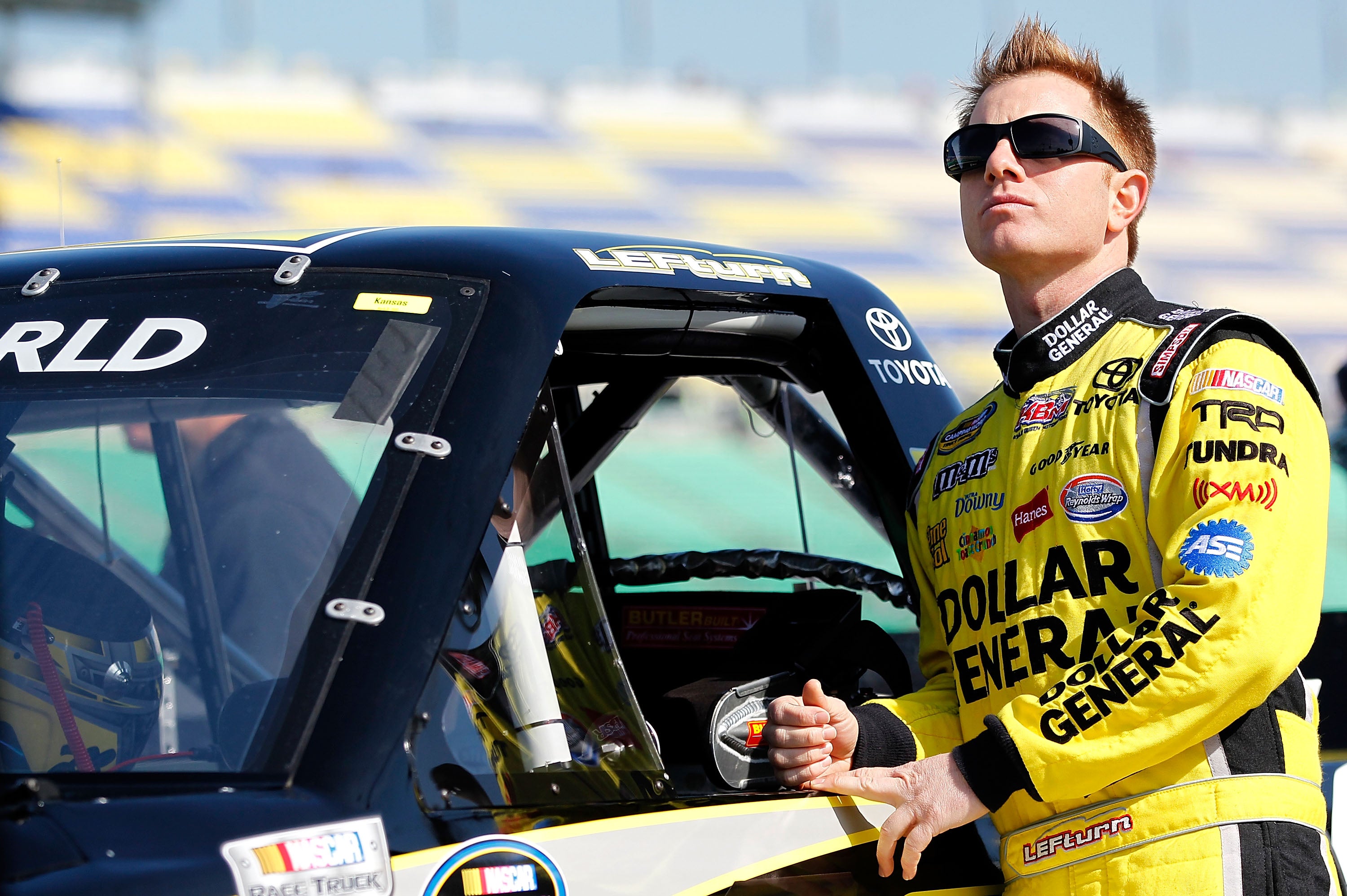 NASCAR's Jason Leffler killed in dirt car event accident - CBS News