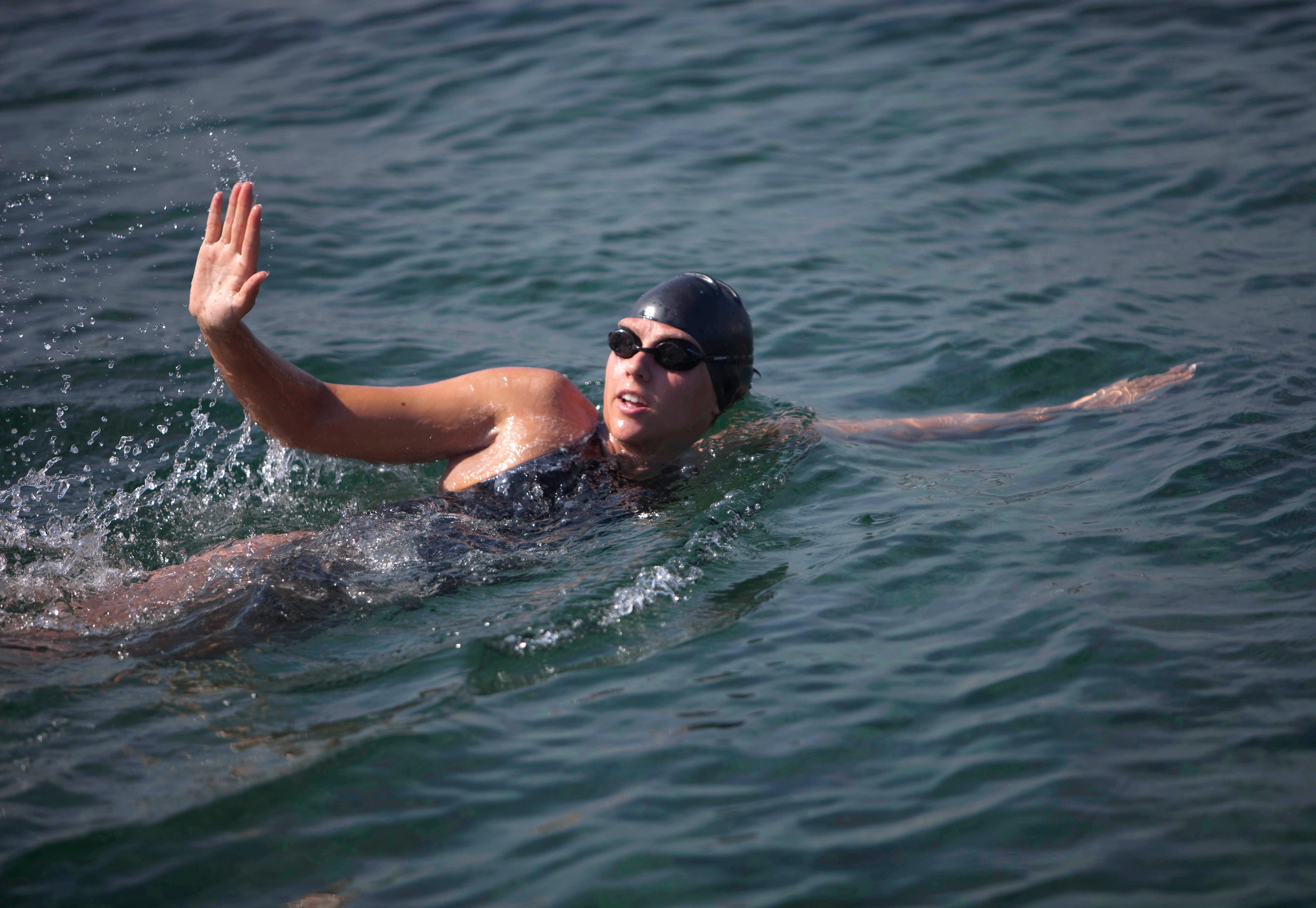 Inside Diana Nyad's new Cuba-Florida swim strategy - CBS News