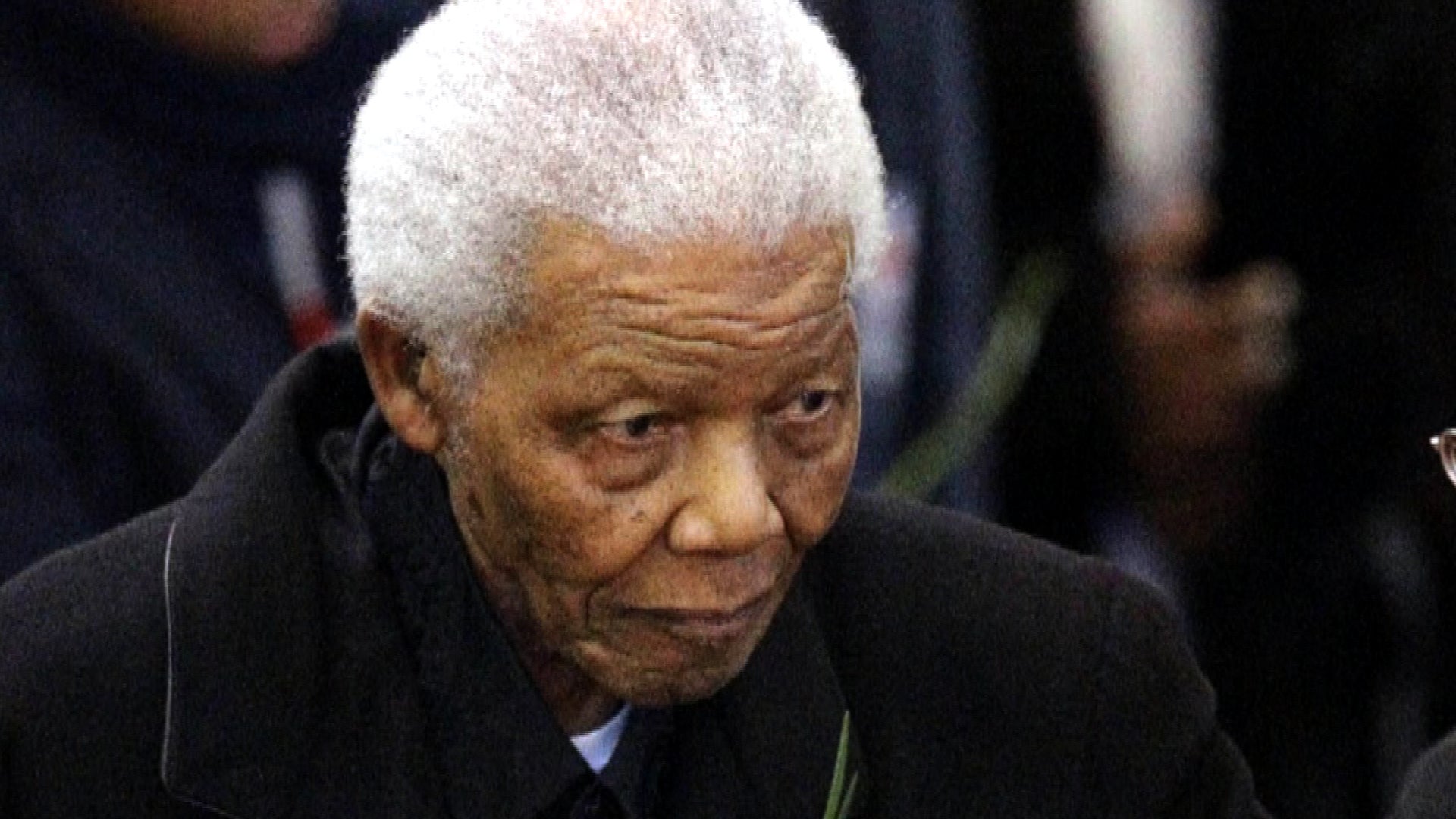 Bush spokesman apologizes for "stupid" Nelson Mandela mistake - CBS News