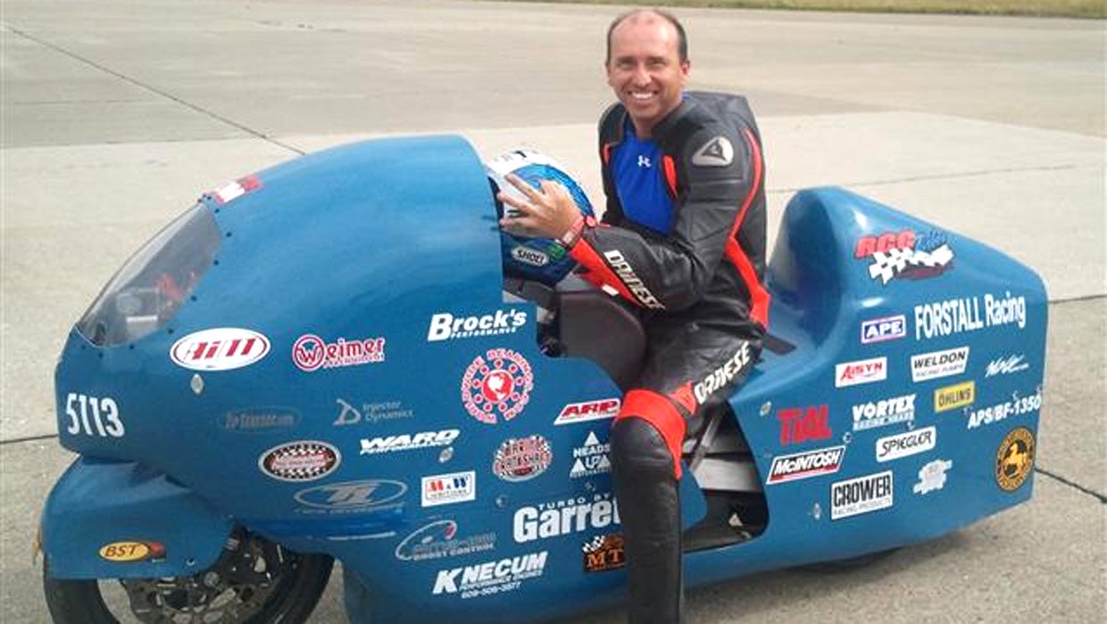 High-speed motorcycle racer dies in 285 mph crash - CBS News