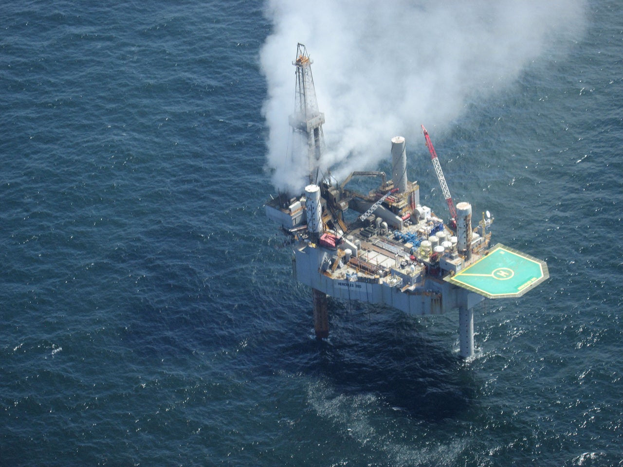 Explosion, fire on blown-out, evacuated Gulf gas well - CBS News