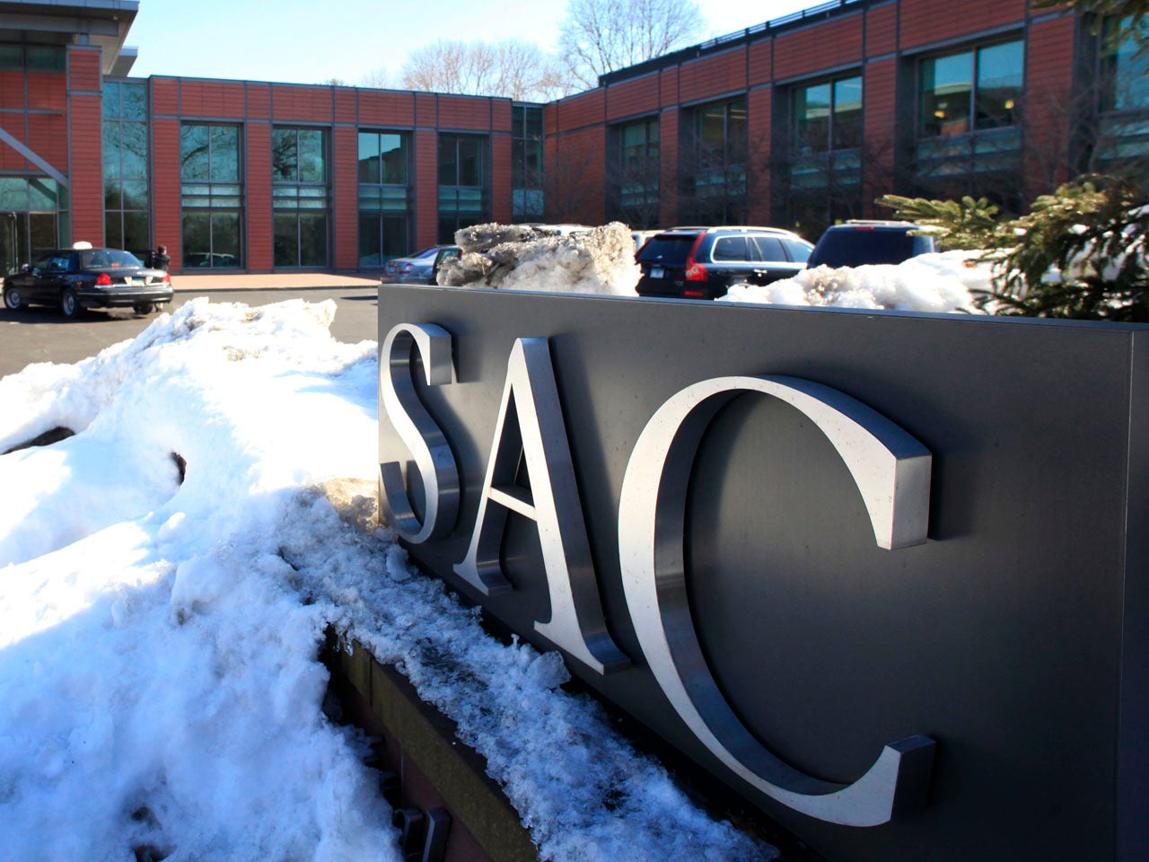 Hedge fund SAC Capital hit with fraud charges - CBS News