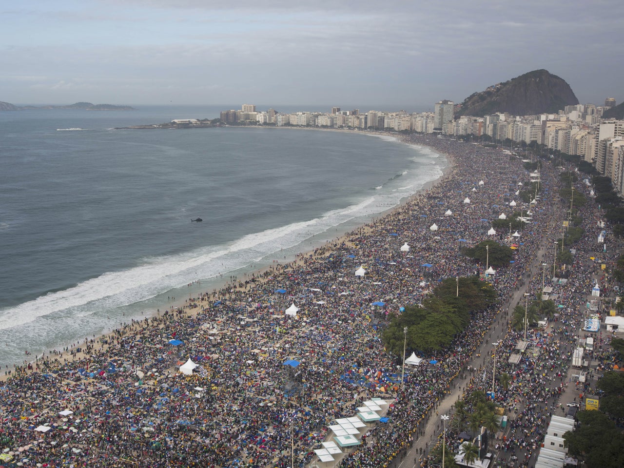 Rio Beach Crowded