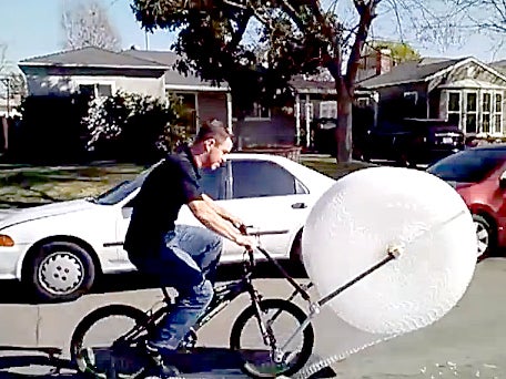 "Bubble Wrap Bike" oddly looks like fun to ride - CBS News