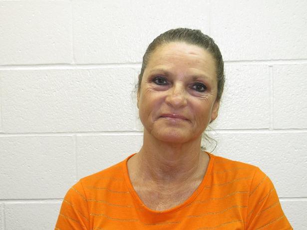 Derrick Estell Manhunt: Mother of escaped Ark. inmate arrested - CBS News