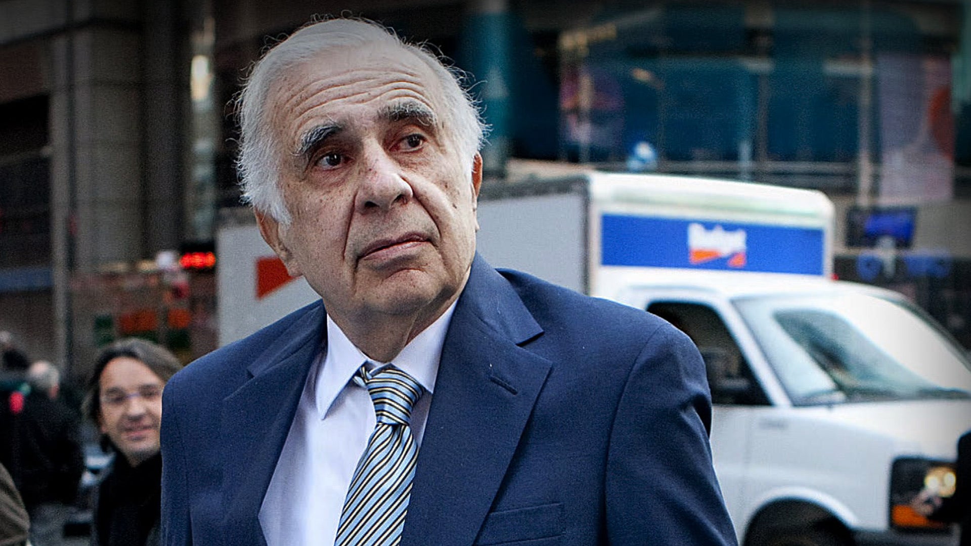 Billionaire Carl Icahn drops out of Trump advisory role - CBS News
