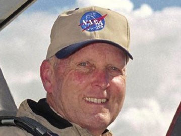 Former NASA shuttle commander C. Gordon Fullerton dies - CBS News