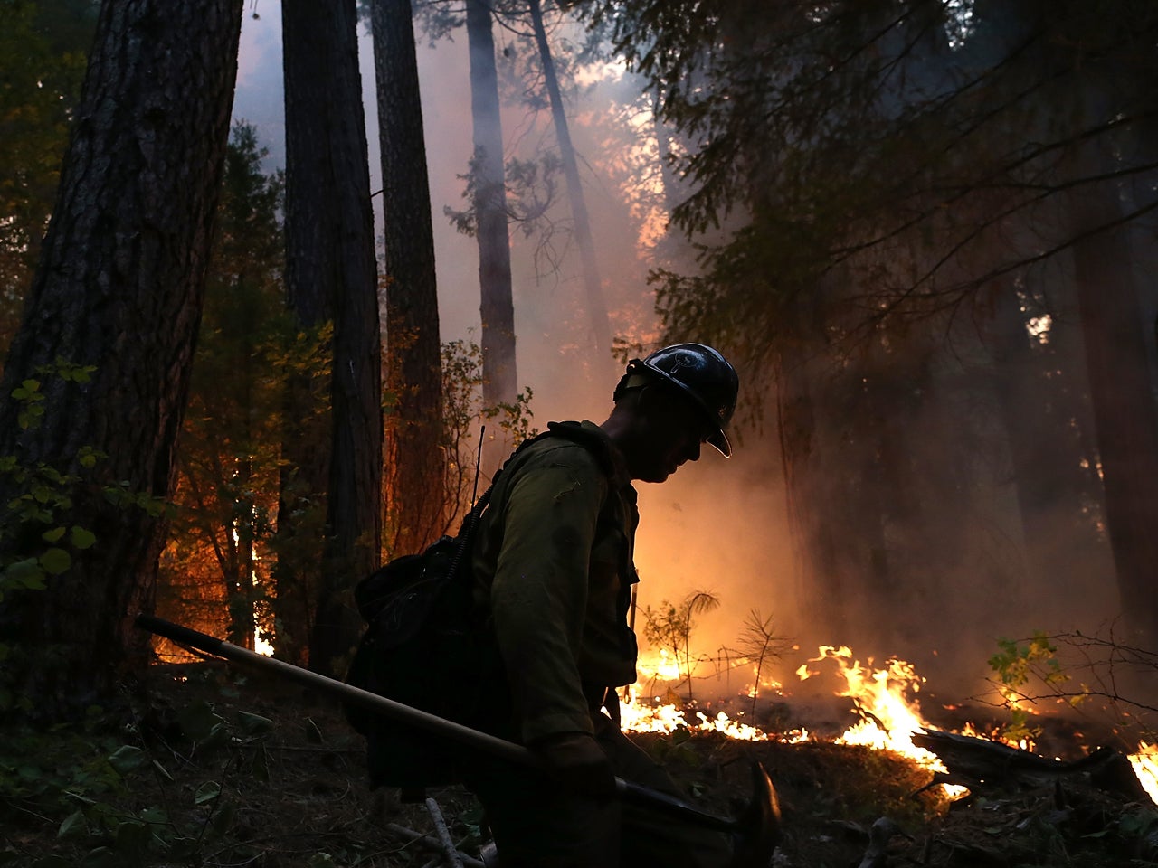 Yosemite fire growing at alarming rate - CBS News
