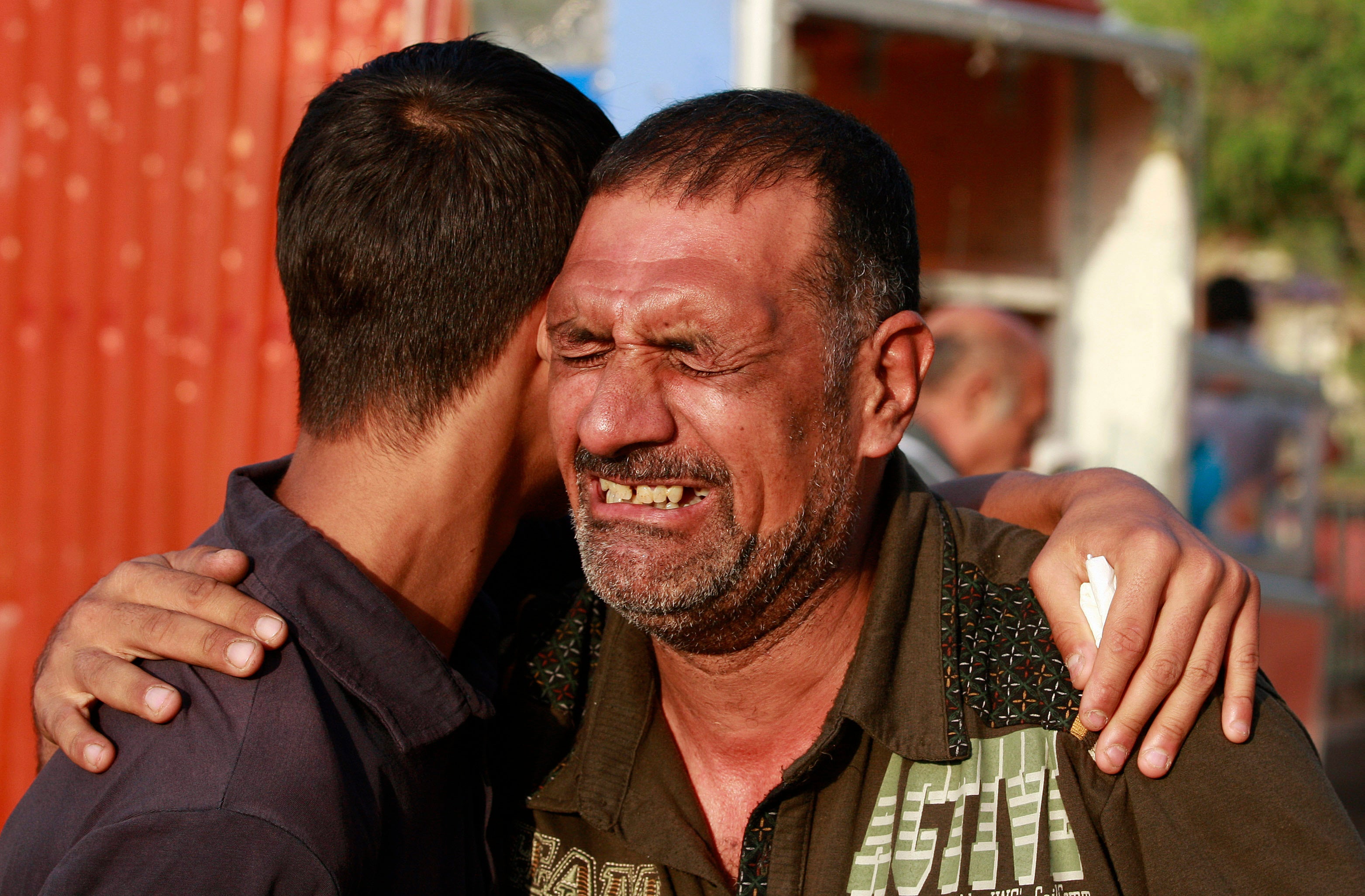 At least 46 dead from insurgent attacks in Iraq - CBS News