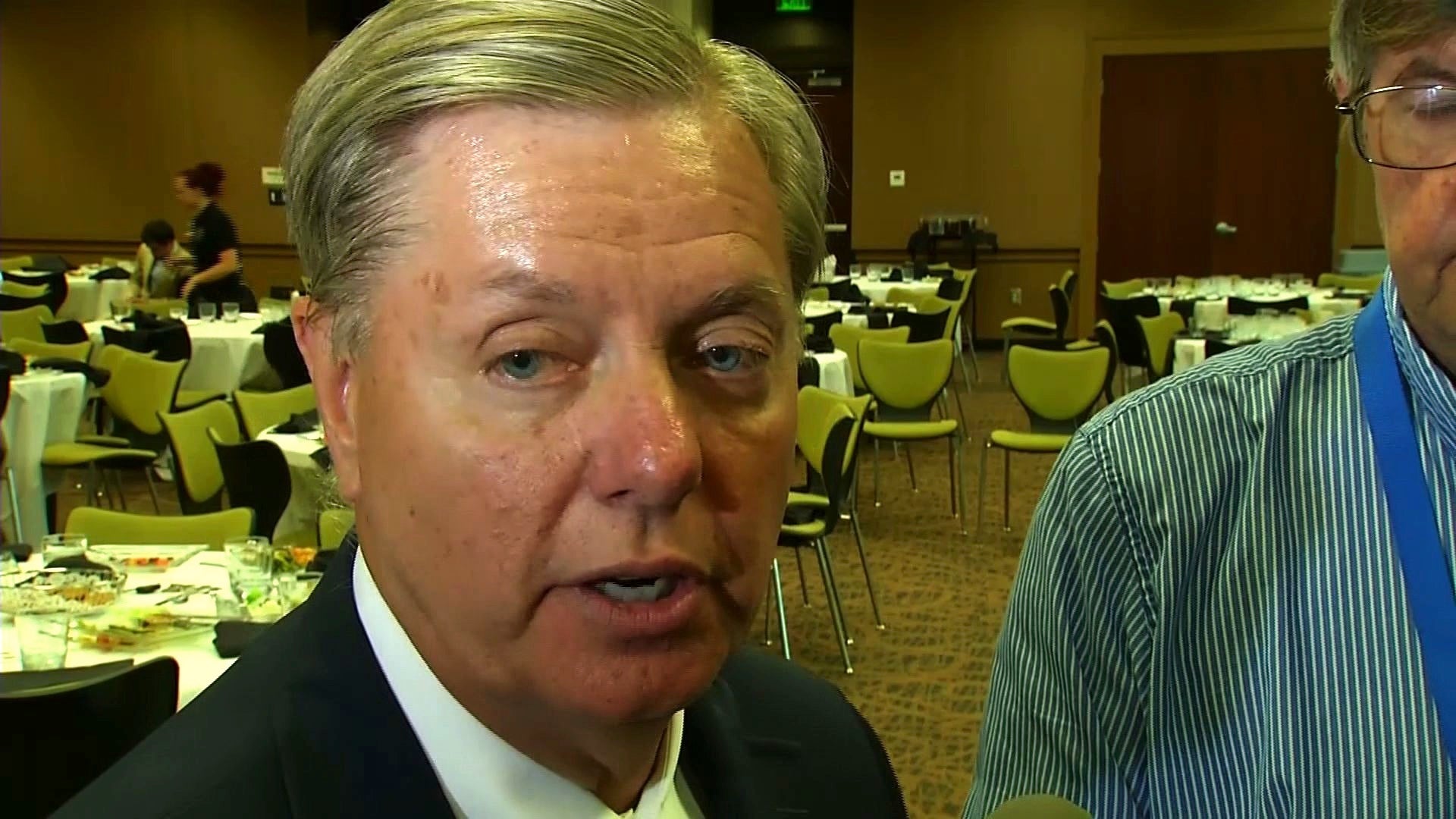 Sen. Graham's plane makes emergency landing, all safe - CBS News