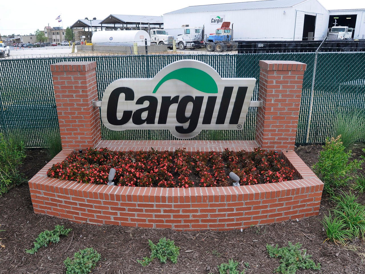 Cargill names MacLennan as its CEO - CBS News