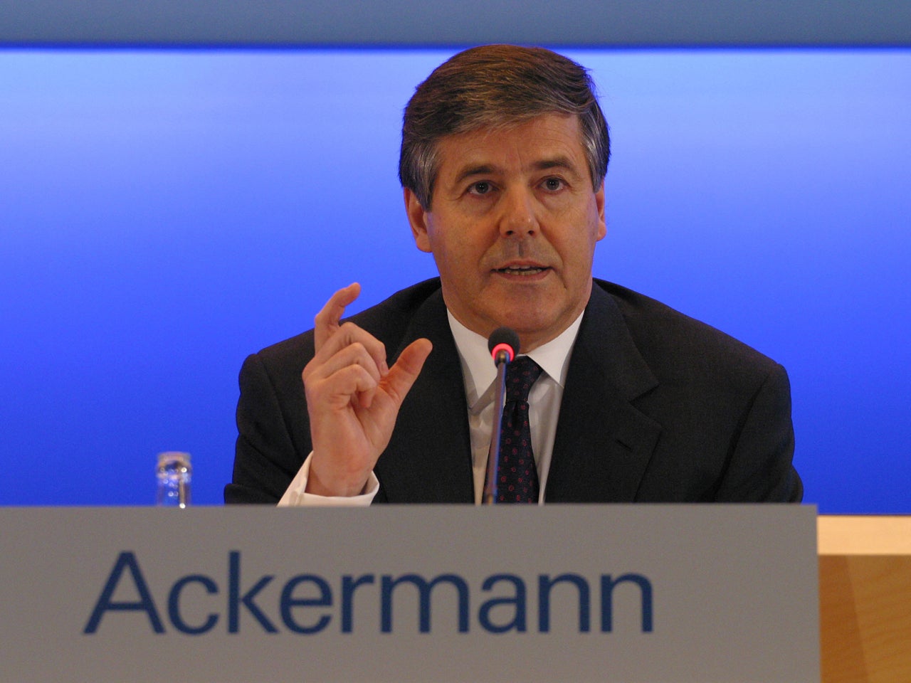 Ex-banker Ackermann to resign from Siemens board - CBS News