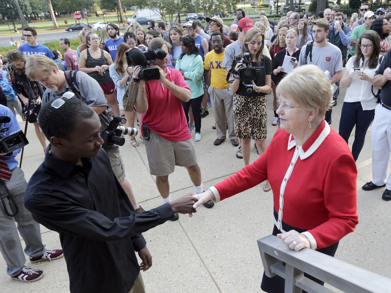 Desegregation still in process at Univ. of Alabama - CBS News
