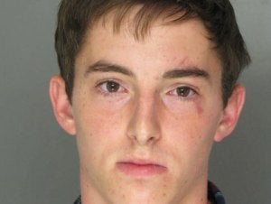 VIDEO: Man dressed as Spiderman tries to rob Pa. store - CBS News