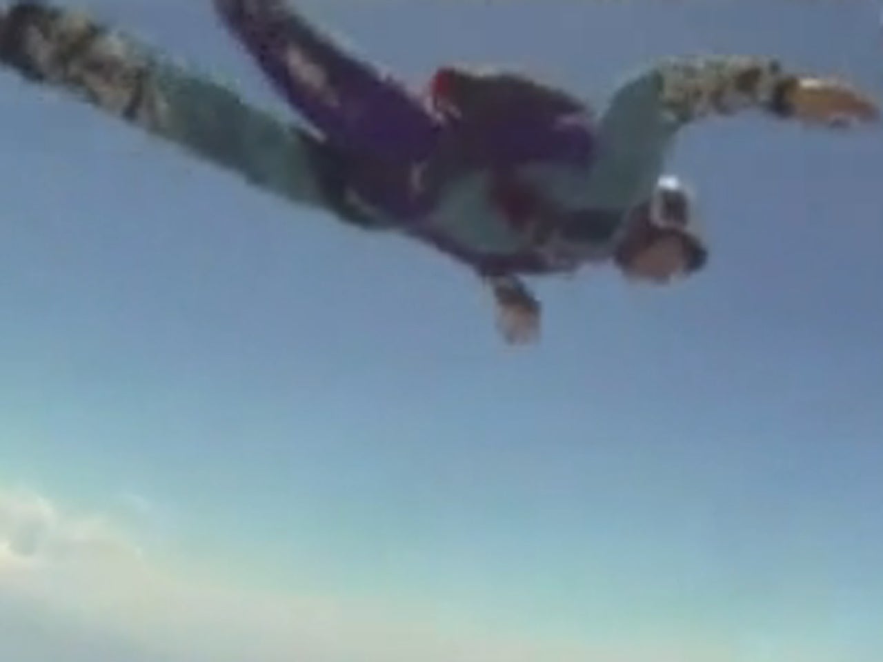 Skydiver found dead after riskier-than-usual jump in Tennessee - CBS News