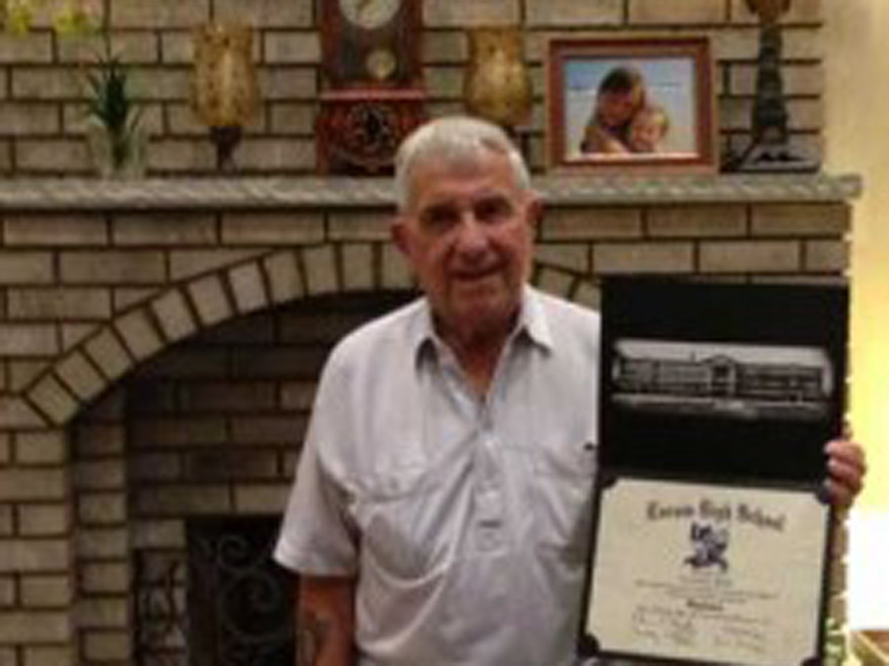 $9 kept WWII vet from getting H.S. diploma for 70 years - CBS News
