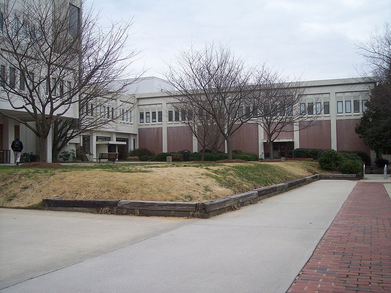 Georgia Tech investigating "rapebait" email - CBS News