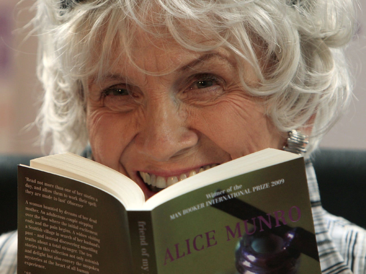 Alice Munro wins Nobel Prize in literature - CBS News