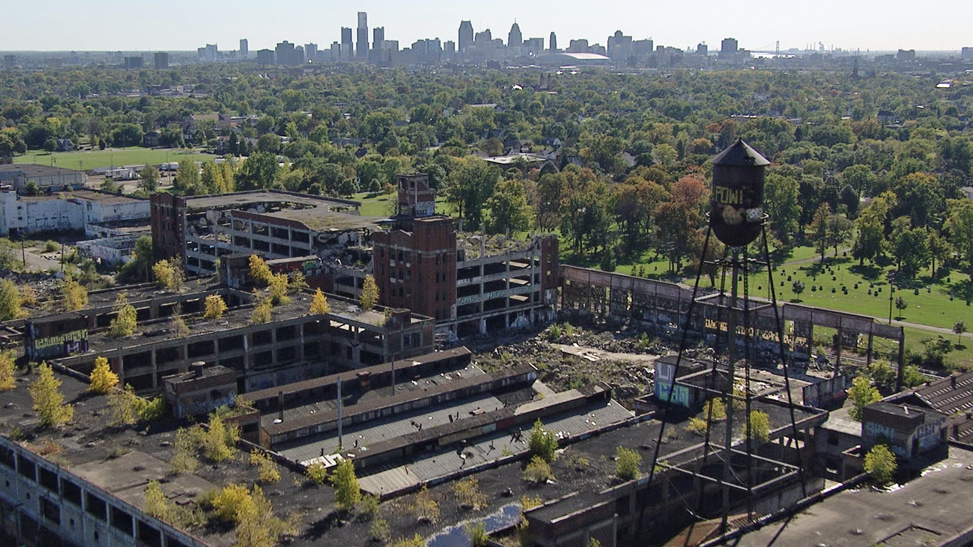 Detroit on the edge - CBS News