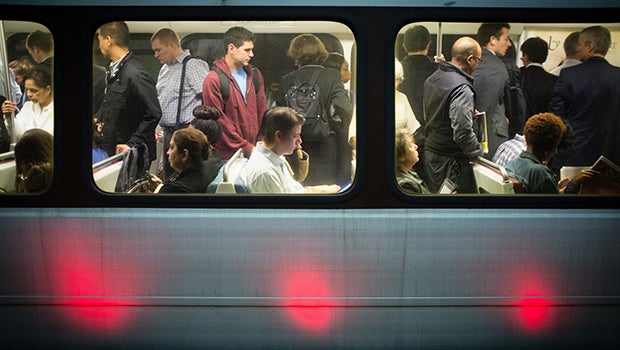 It's back to work for federal employees - CBS News