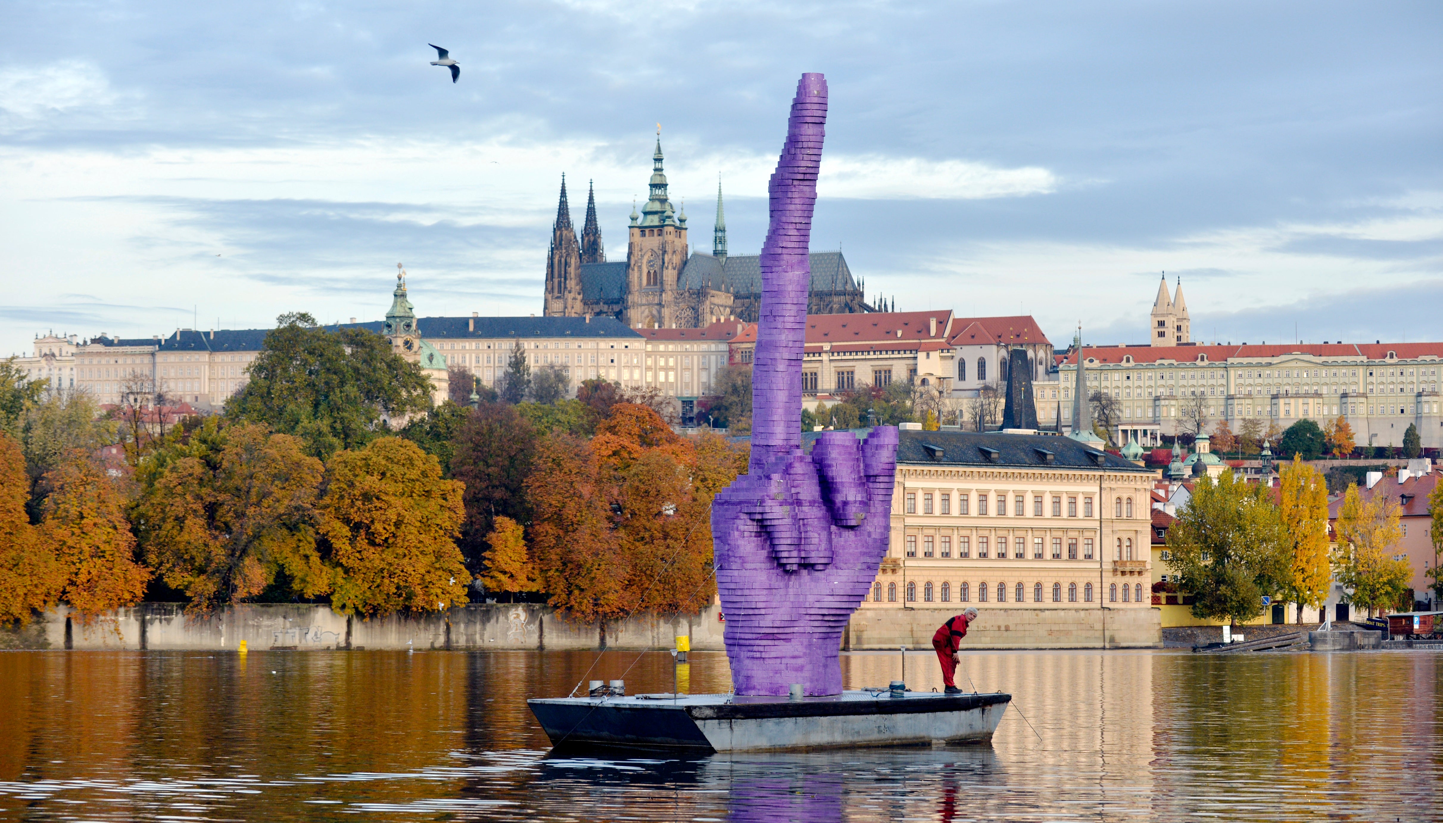 Czech artist David Cerny aims giant middle finger at Prague Palace ...