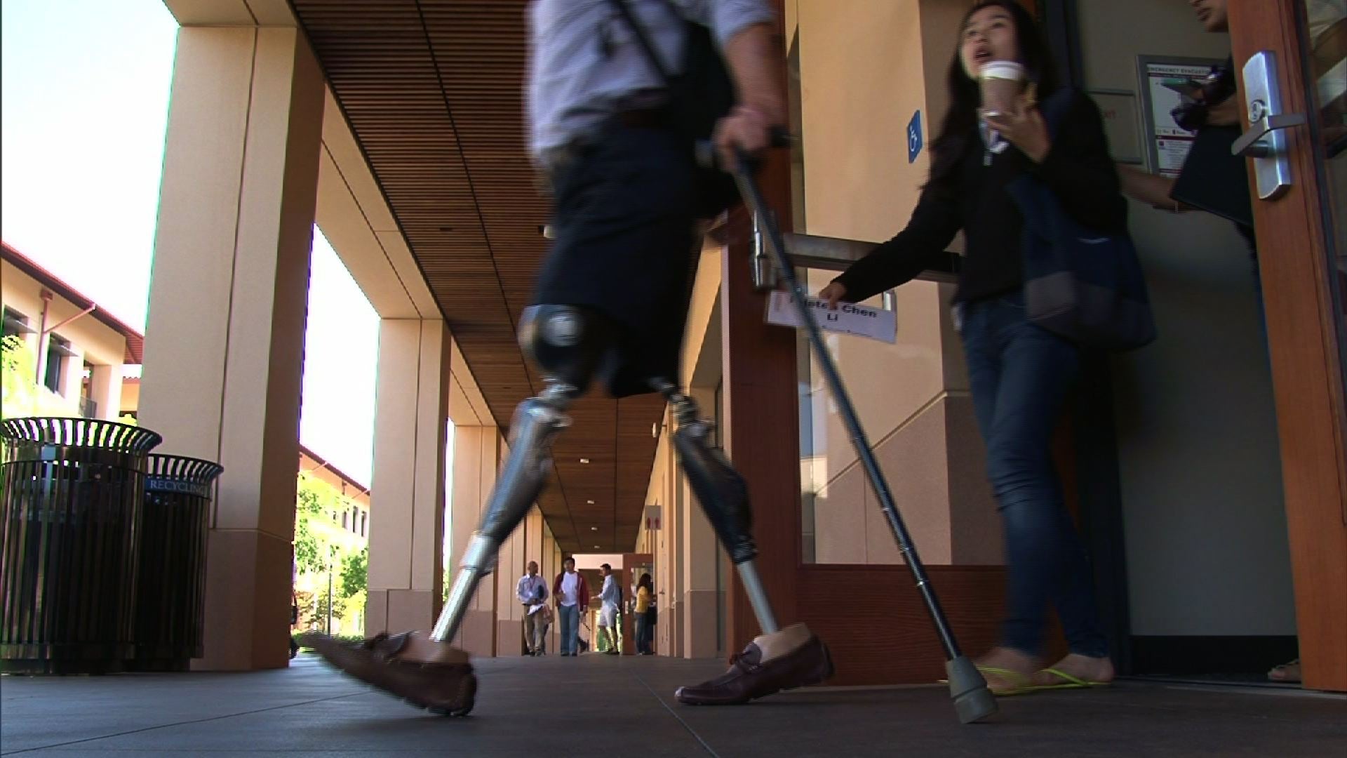 Amputee vet studying business of employing wounded troops - CBS News