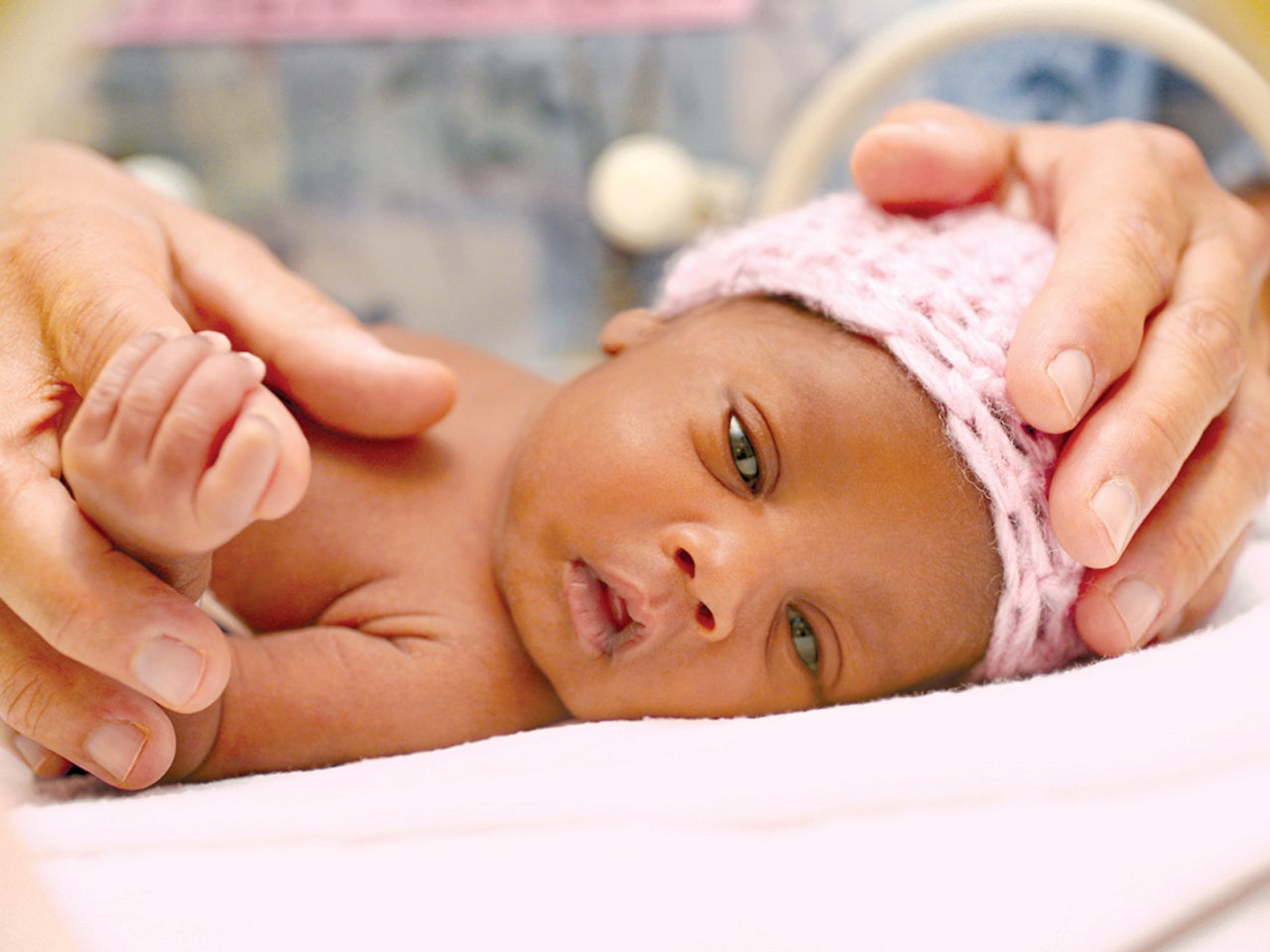 Premature birth rates hit 15-year low, but U.S. still lags behind - CBS ...