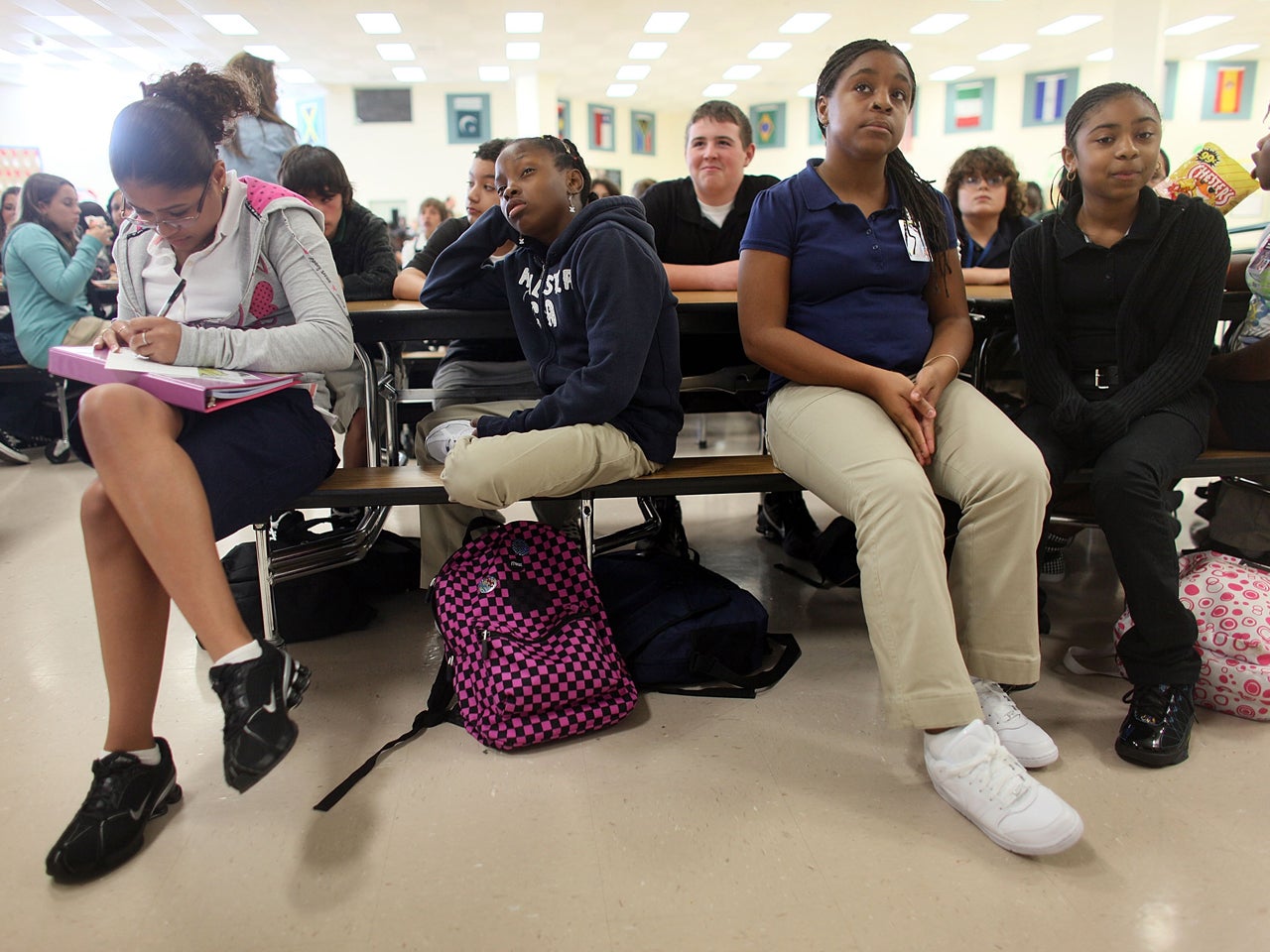 Fla. officials reach deal on "school-to-prison pipeline" - CBS News
