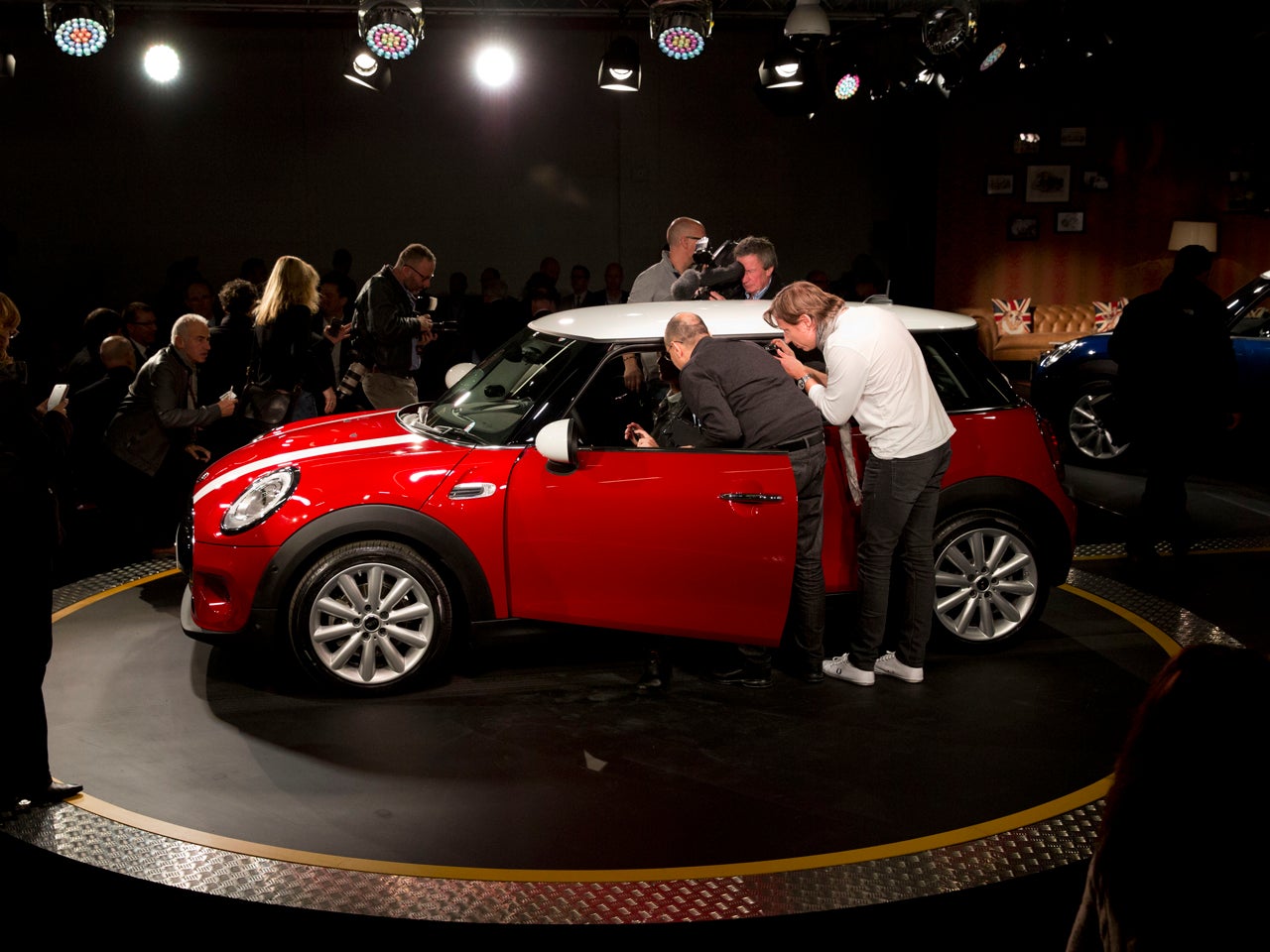 BMW unveils new Mini - CBS News