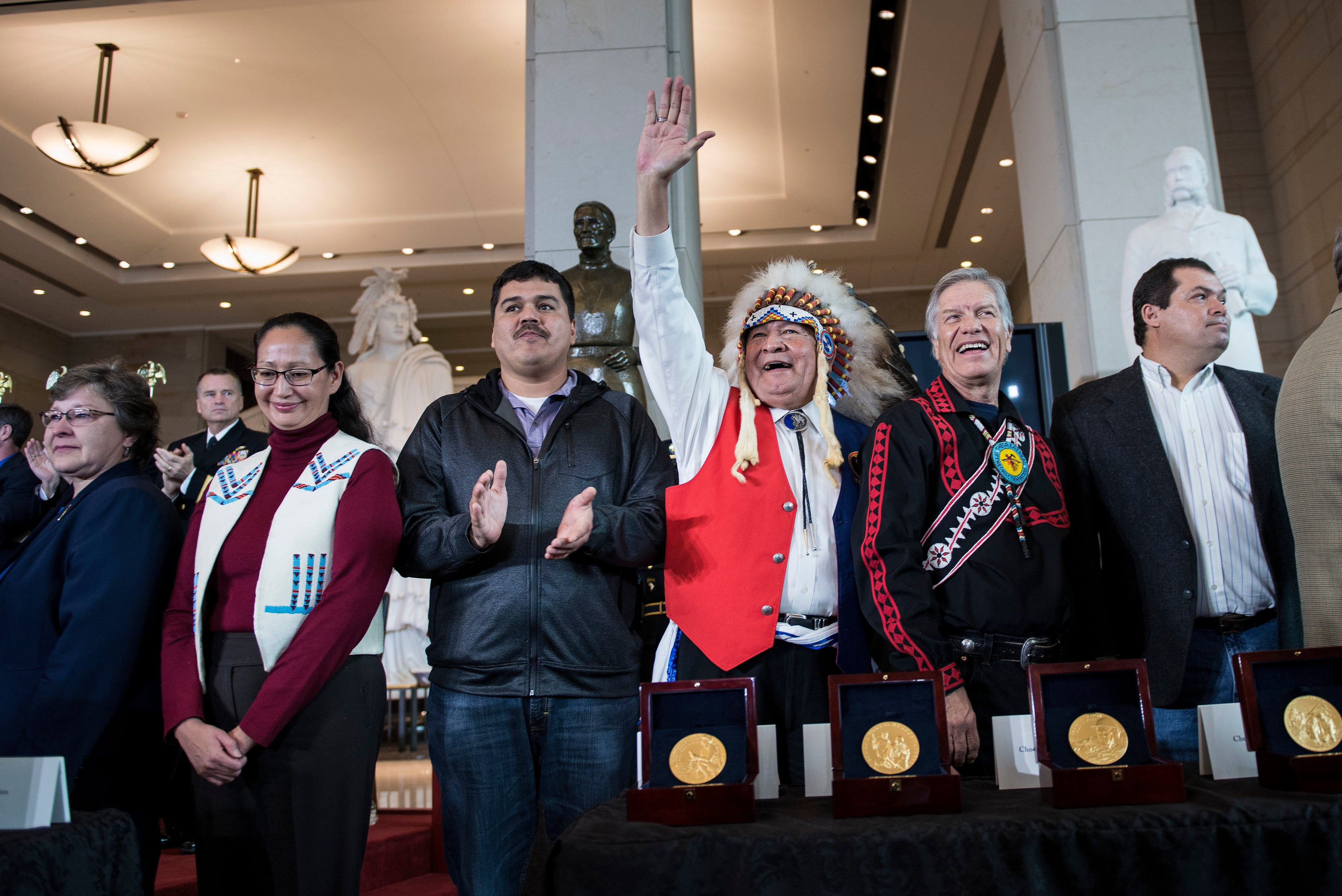 Congress honors Native American code talkers - CBS News