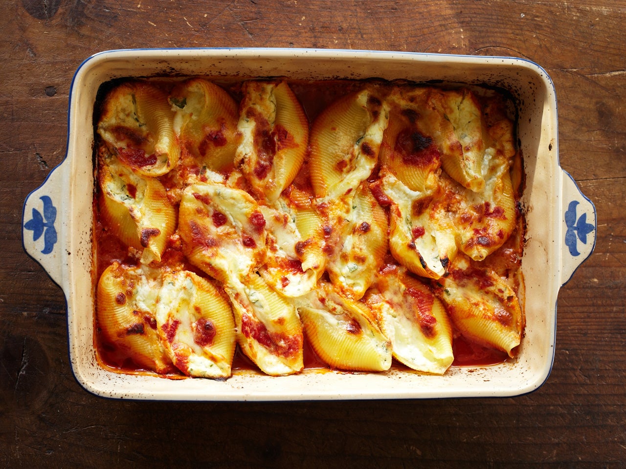 Recipe: Baked Stuffed Shells - CBS News