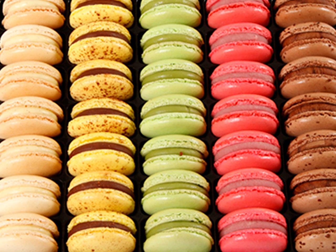 The invasion of the macarons - CBS News