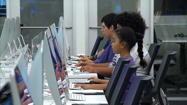No books here: New San Antonio library is all-digital - CBS News