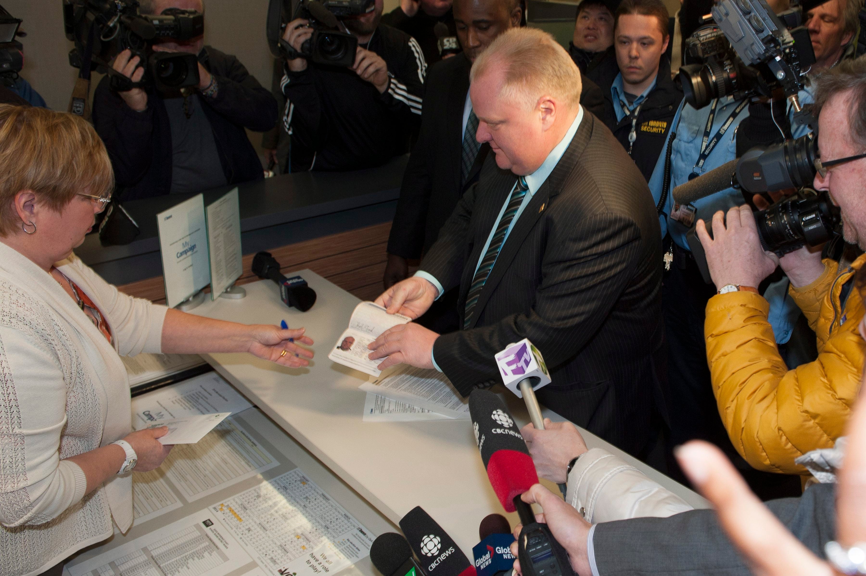 Rob Ford saga: Toronto mayor files to run again - CBS News